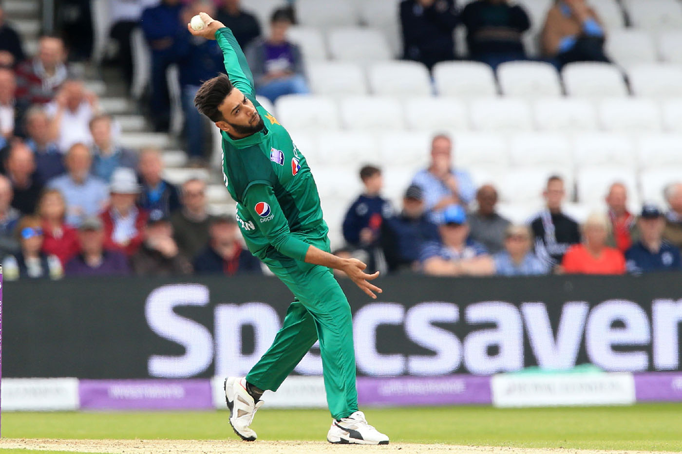 Which Pakistan player has Imad Wasim called a 'great bowler'?