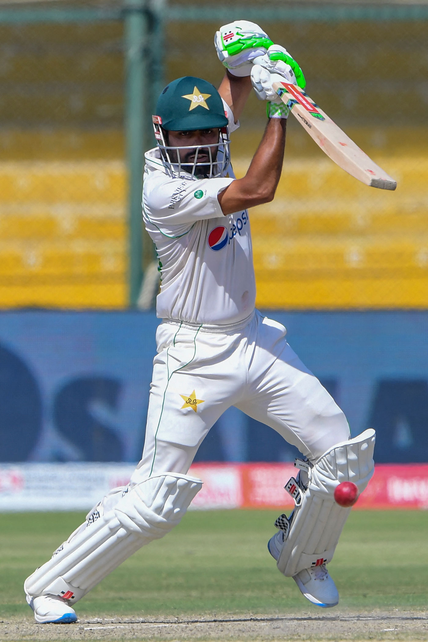 Knows how to make a comeback, Azam on Pakistan player under pressure