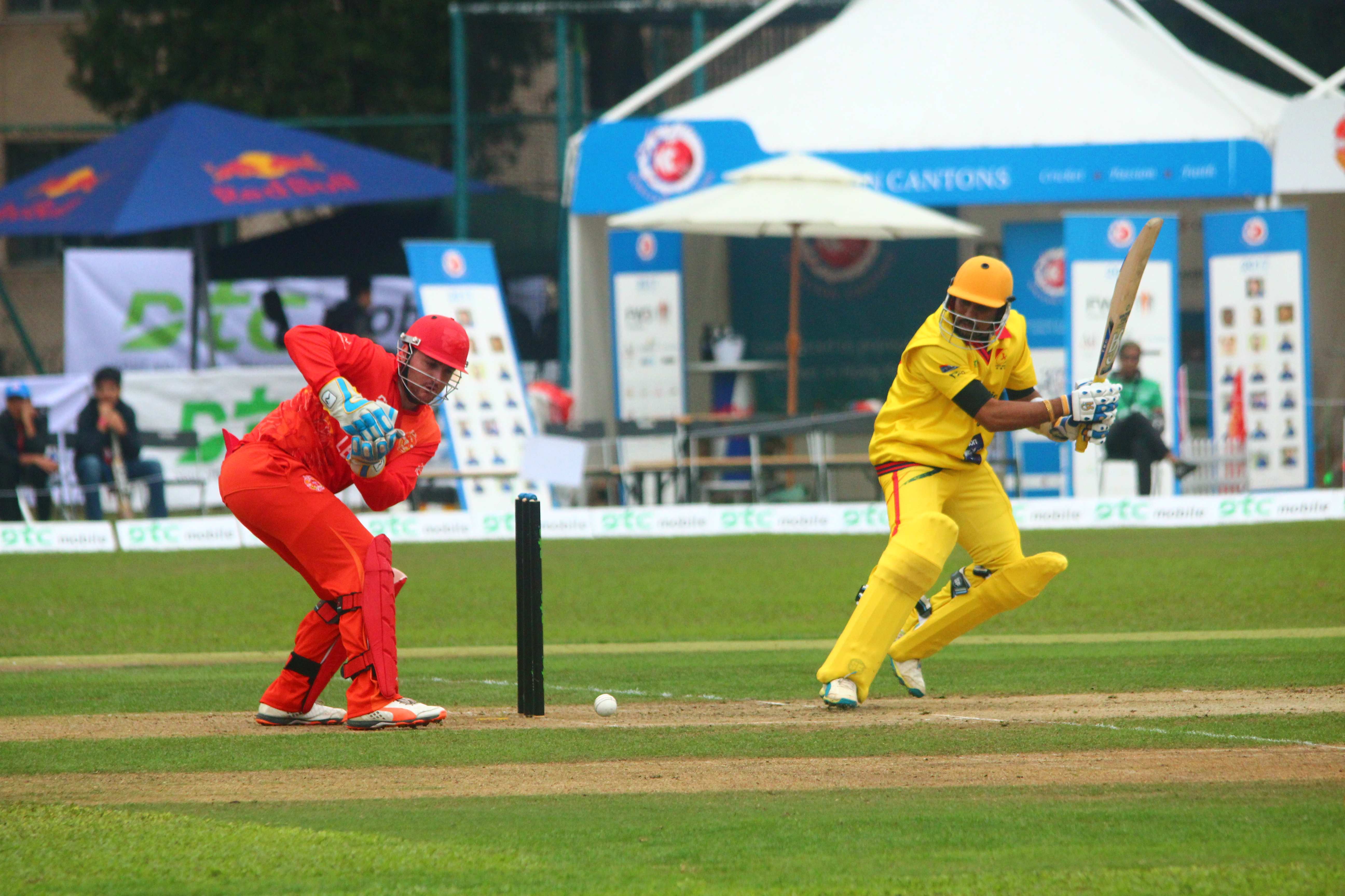 The phone goes nuts, Nielsen on Pakistan batsman scoring 100