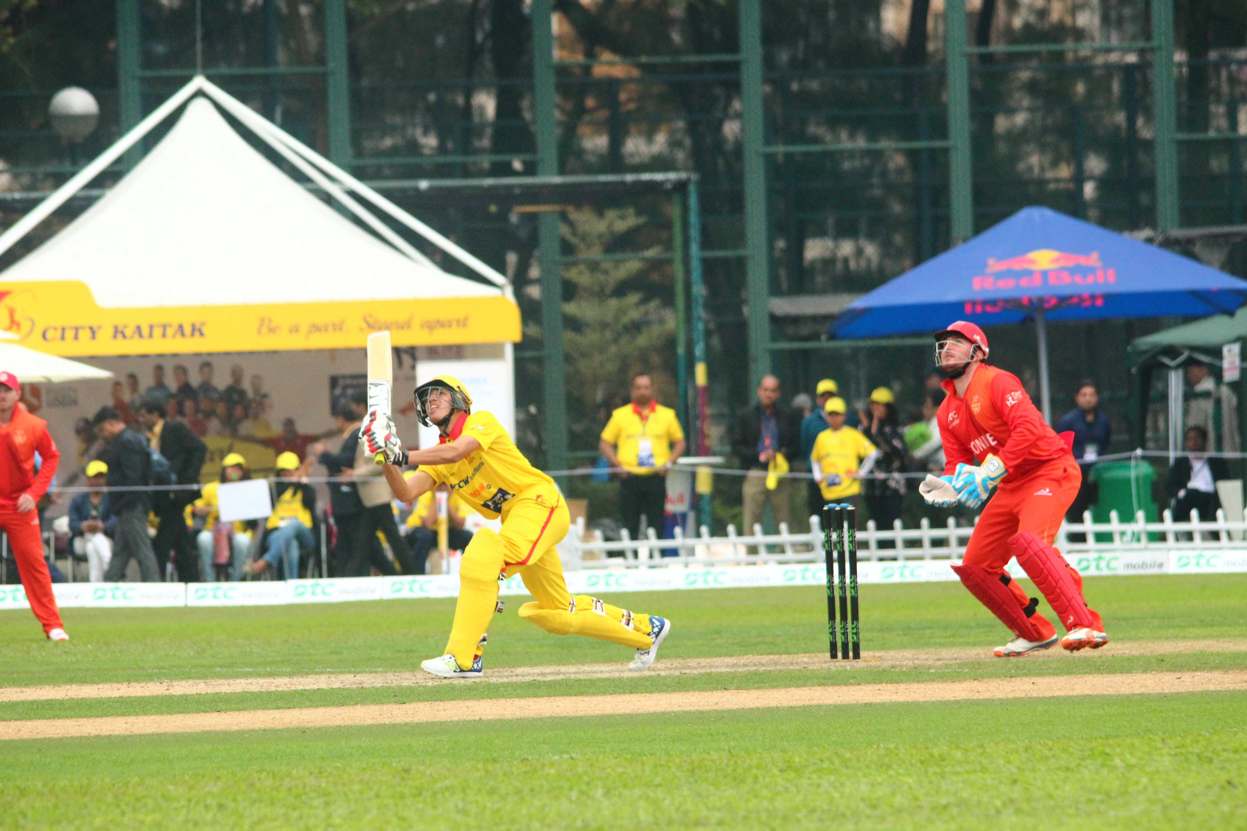 Swinging for a six to look like a hero, Basit blasts Pakistan batsman